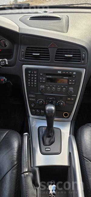Black Volvo XC70 2007 in Riga, with an engine capacity of 2.40 L and mileage of 361 thousand km for 5450 €, photo 19 on AUTOMOTO.COM.LV