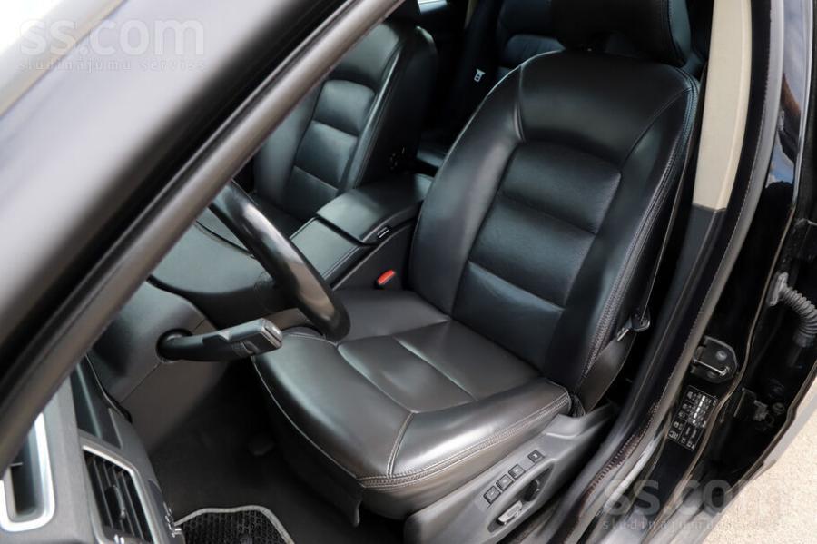 Melns Volvo XC70 2007 Tukums, ar dzinēja tilpumu 2.40 L un nobraukumu 0 tūkst. km par 5750 €, foto 8 vietnē AUTOMOTO.COM.LV