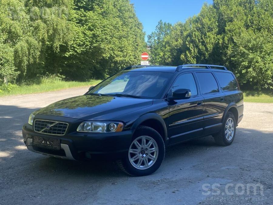 Black Volvo XC70 2007 in Riga, with an engine capacity of 2.40 L and mileage of 340 thousand km for 4450 €, photo 5 on AUTOMOTO.COM.LV