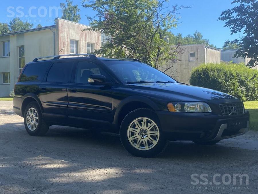 Black Volvo XC70 2007 in Riga, with an engine capacity of 2.40 L and mileage of 340 thousand km for 4450 €, photo 6 on AUTOMOTO.COM.LV