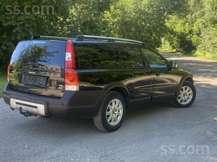 Black Volvo XC70 2007 in Riga, with an engine capacity of 2.40 L and mileage of 340 thousand km for 4450 €, photo 9 on AUTOMOTO.COM.LV
