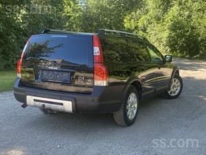 Black Volvo XC70 2007 in Riga, with an engine capacity of 2.40 L and mileage of 340 thousand km for 4450 €, photo 10 on AUTOMOTO.COM.LV