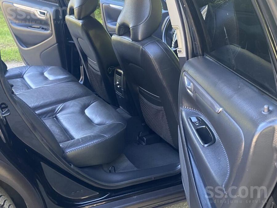 Black Volvo XC70 2007 in Riga, with an engine capacity of 2.40 L and mileage of 340 thousand km for 4450 €, photo 14 on AUTOMOTO.COM.LV