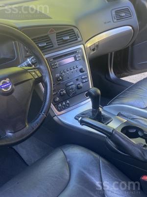 Black Volvo XC70 2007 in Riga, with an engine capacity of 2.40 L and mileage of 340 thousand km for 4450 €, photo 18 on AUTOMOTO.COM.LV