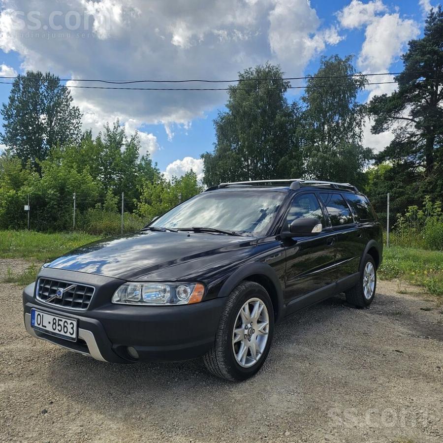 Black Volvo XC70 2007 in Riga, with an engine capacity of 2.40 L and mileage of 307 thousand km for 3990 €, photo 1 on AUTOMOTO.COM.LV