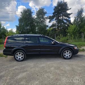 Black Volvo XC70 2007 in Riga, with an engine capacity of 2.40 L and mileage of 307 thousand km for 3990 €, photo 8 on AUTOMOTO.COM.LV