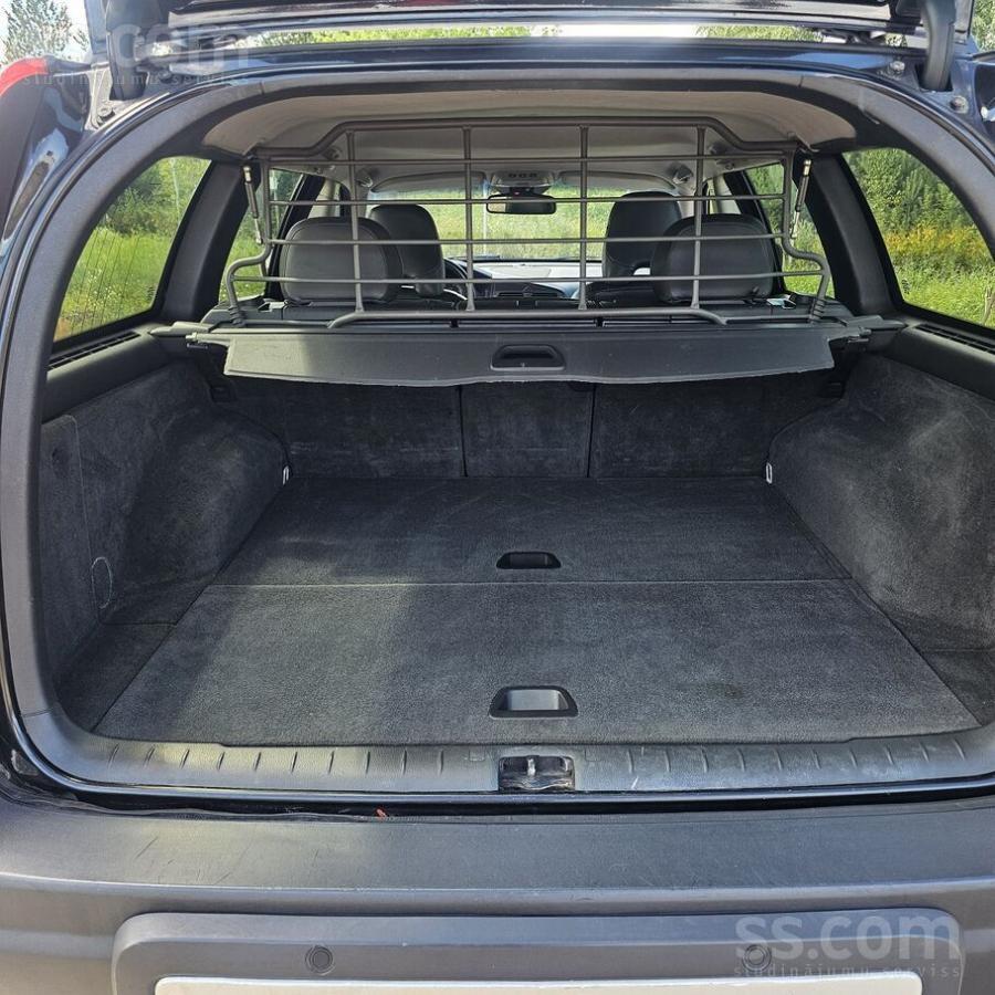 Black Volvo XC70 2007 in Riga, with an engine capacity of 2.40 L and mileage of 307 thousand km for 3990 €, photo 11 on AUTOMOTO.COM.LV