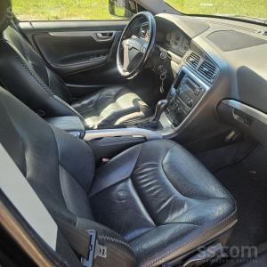 Black Volvo XC70 2007 in Riga, with an engine capacity of 2.40 L and mileage of 307 thousand km for 3990 €, photo 14 on AUTOMOTO.COM.LV
