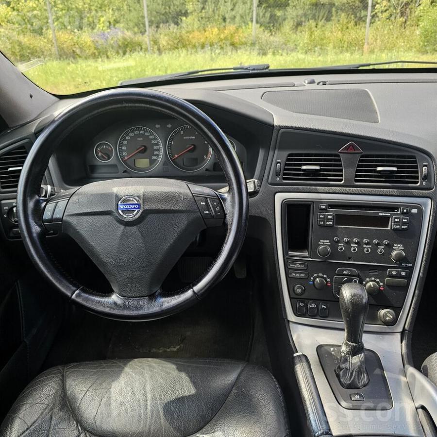 Black Volvo XC70 2007 in Riga, with an engine capacity of 2.40 L and mileage of 307 thousand km for 3990 €, photo 15 on AUTOMOTO.COM.LV