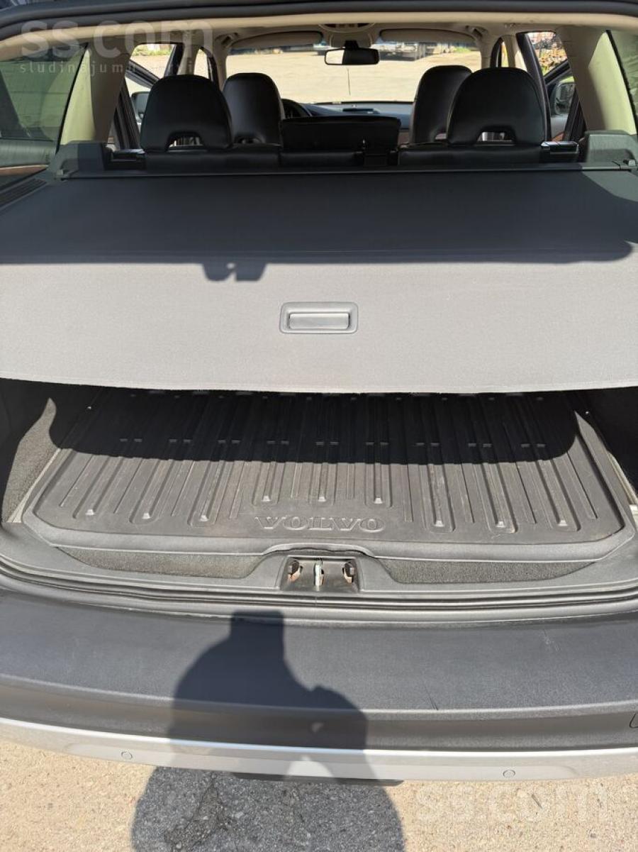 Melns Volvo XC70 2007 Gulbene, ar dzinēja tilpumu 2.40 L un nobraukumu 288 tūkst. km par 8000 €, foto 8 vietnē AUTOMOTO.COM.LV
