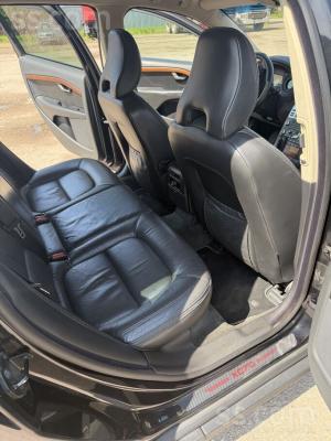 Melns Volvo XC70 2007 Gulbene, ar dzinēja tilpumu 2.40 L un nobraukumu 288 tūkst. km par 8000 €, foto 10 vietnē AUTOMOTO.COM.LV
