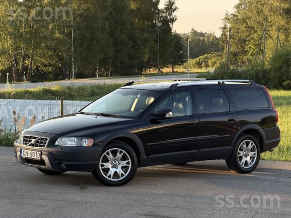 Black Volvo XC70 2007 in Ogre, with an engine capacity of 2.40 L and mileage of 347 thousand km for 5150 €, photo 3 on AUTOMOTO.COM.LV