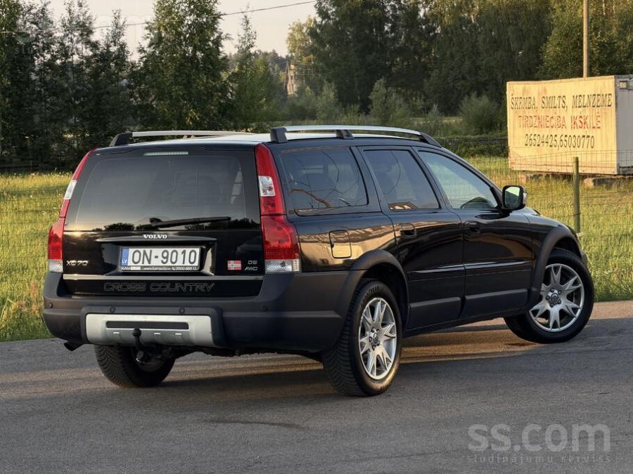 Black Volvo XC70 2007 in Ogre, with an engine capacity of 2.40 L and mileage of 347 thousand km for 5150 €, photo 7 on AUTOMOTO.COM.LV