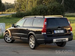 Black Volvo XC70 2007 in Ogre, with an engine capacity of 2.40 L and mileage of 347 thousand km for 5150 €, photo 8 on AUTOMOTO.COM.LV