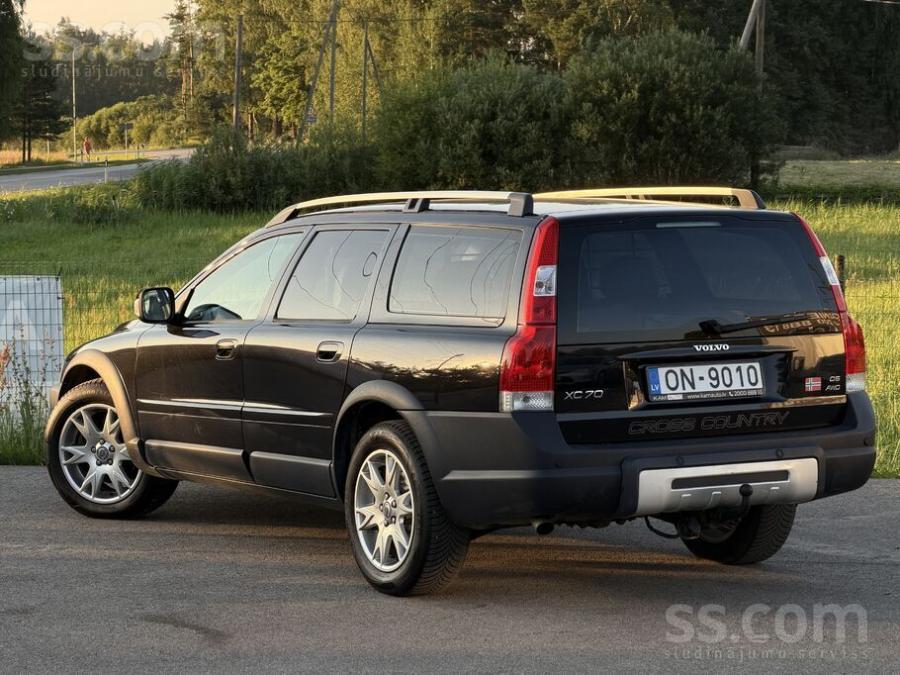 Black Volvo XC70 2007 in Ogre, with an engine capacity of 2.40 L and mileage of 347 thousand km for 5150 €, photo 8 on AUTOMOTO.COM.LV