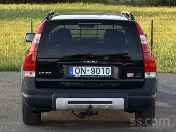 Black Volvo XC70 2007 in Ogre, with an engine capacity of 2.40 L and mileage of 347 thousand km for 5150 €, photo 9 on AUTOMOTO.COM.LV