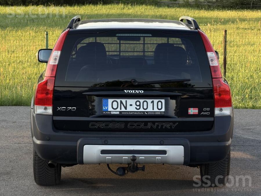 Black Volvo XC70 2007 in Ogre, with an engine capacity of 2.40 L and mileage of 347 thousand km for 5150 €, photo 10 on AUTOMOTO.COM.LV