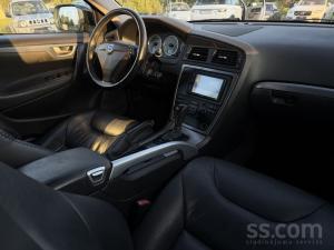Black Volvo XC70 2007 in Ogre, with an engine capacity of 2.40 L and mileage of 347 thousand km for 5150 €, photo 12 on AUTOMOTO.COM.LV