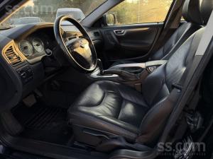 Black Volvo XC70 2007 in Ogre, with an engine capacity of 2.40 L and mileage of 347 thousand km for 5150 €, photo 15 on AUTOMOTO.COM.LV