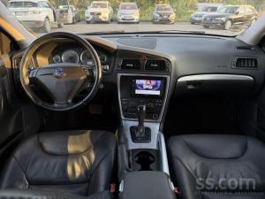 Black Volvo XC70 2007 in Ogre, with an engine capacity of 2.40 L and mileage of 347 thousand km for 5150 €, photo 17 on AUTOMOTO.COM.LV