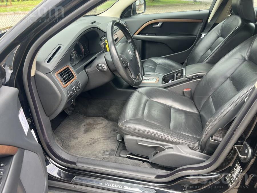 Melns Volvo XC70 2007 Rēzekne, ar dzinēja tilpumu 2.40 L un nobraukumu 372 tūkst. km par 6350 €, foto 10 vietnē AUTOMOTO.COM.LV