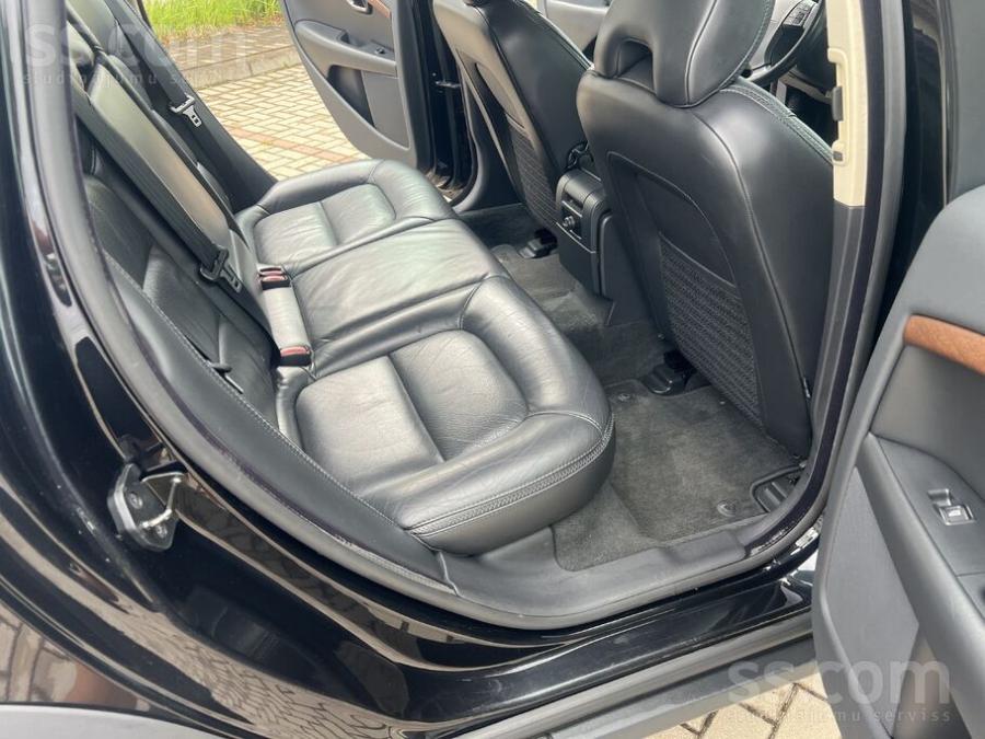 Melns Volvo XC70 2007 Rēzekne, ar dzinēja tilpumu 2.40 L un nobraukumu 372 tūkst. km par 6350 €, foto 12 vietnē AUTOMOTO.COM.LV