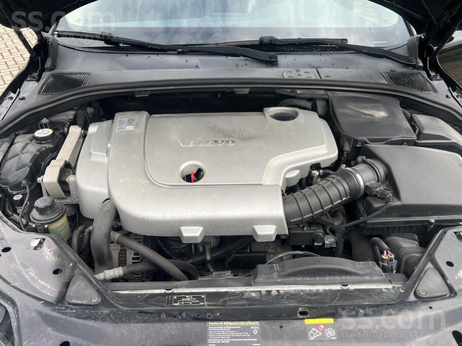 Melns Volvo XC70 2007 Rēzekne, ar dzinēja tilpumu 2.40 L un nobraukumu 372 tūkst. km par 6350 €, foto 17 vietnē AUTOMOTO.COM.LV