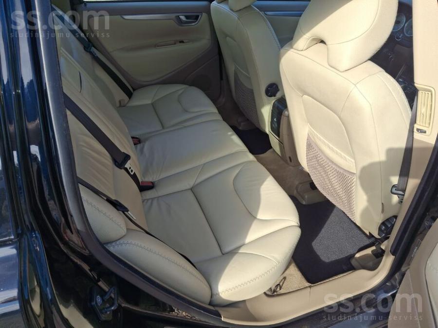 Melns Volvo XC70 2007 Rīga, ar dzinēja tilpumu 2.40 L un nobraukumu 0 tūkst. km par 4695 €, foto 11 vietnē AUTOMOTO.COM.LV