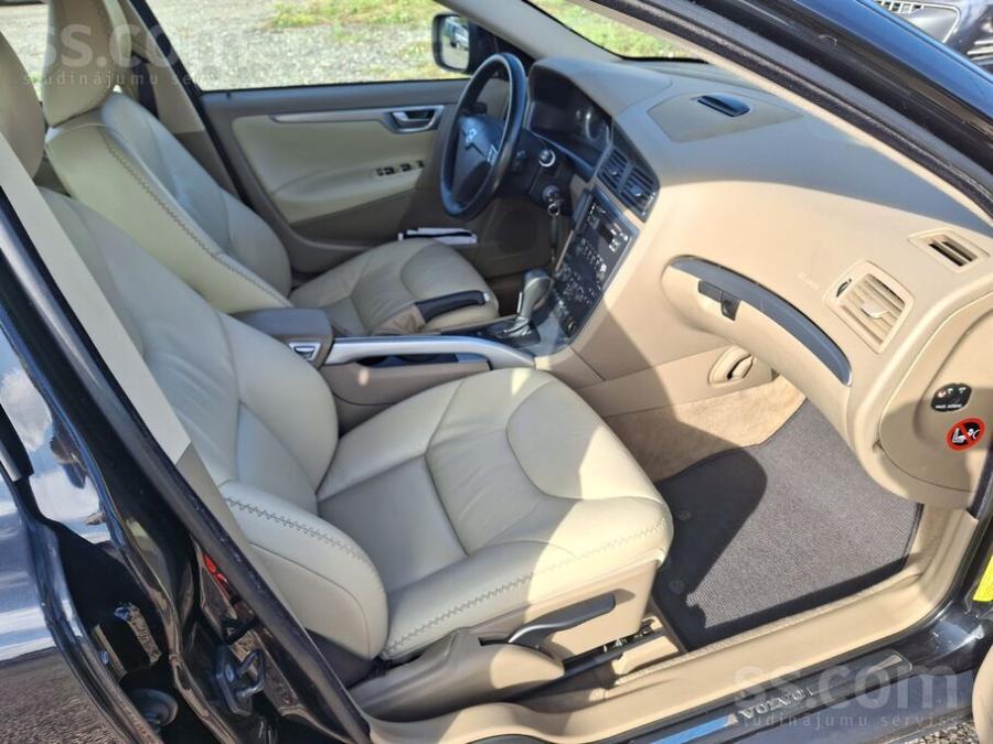 Melns Volvo XC70 2007 Rīga, ar dzinēja tilpumu 2.40 L un nobraukumu 0 tūkst. km par 4695 €, foto 12 vietnē AUTOMOTO.COM.LV