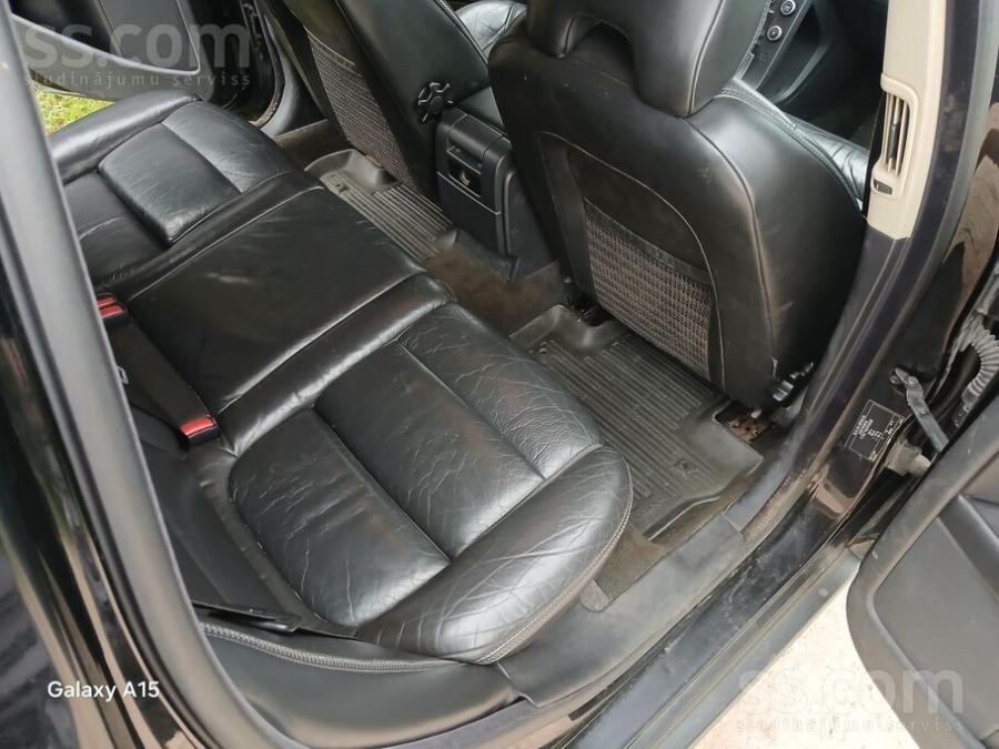 Black Volvo XC70 2007 in Riga, with an engine capacity of 2.40 L and mileage of 300 thousand km for 3500 €, photo 11 on AUTOMOTO.COM.LV