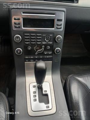Black Volvo XC70 2007 in Riga, with an engine capacity of 2.40 L and mileage of 300 thousand km for 3500 €, photo 17 on AUTOMOTO.COM.LV