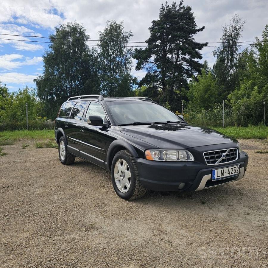Melns Volvo XC70 2007 Rīga, ar dzinēja tilpumu 2.40 L un nobraukumu 398 tūkst. km par 4540 €, foto 1 vietnē AUTOMOTO.COM.LV
