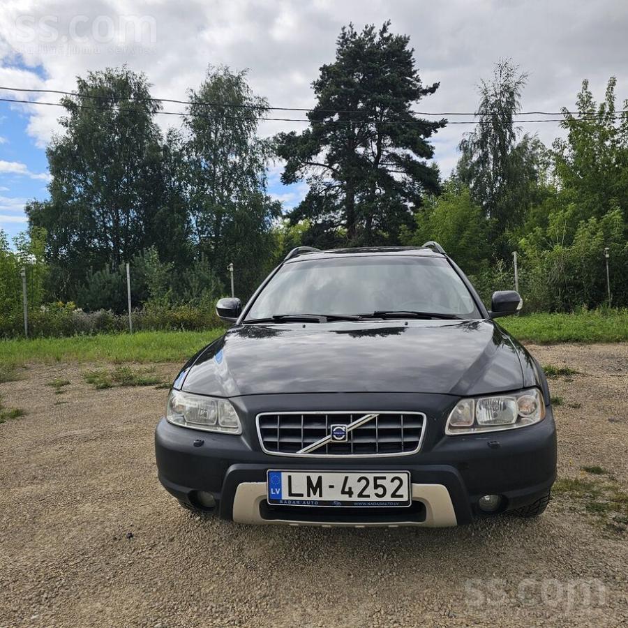 Melns Volvo XC70 2007 Rīga, ar dzinēja tilpumu 2.40 L un nobraukumu 398 tūkst. km par 4540 €, foto 3 vietnē AUTOMOTO.COM.LV