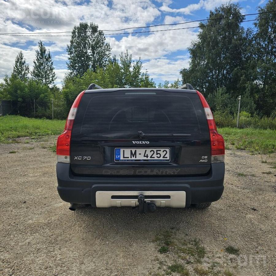 Melns Volvo XC70 2007 Rīga, ar dzinēja tilpumu 2.40 L un nobraukumu 398 tūkst. km par 4540 €, foto 6 vietnē AUTOMOTO.COM.LV