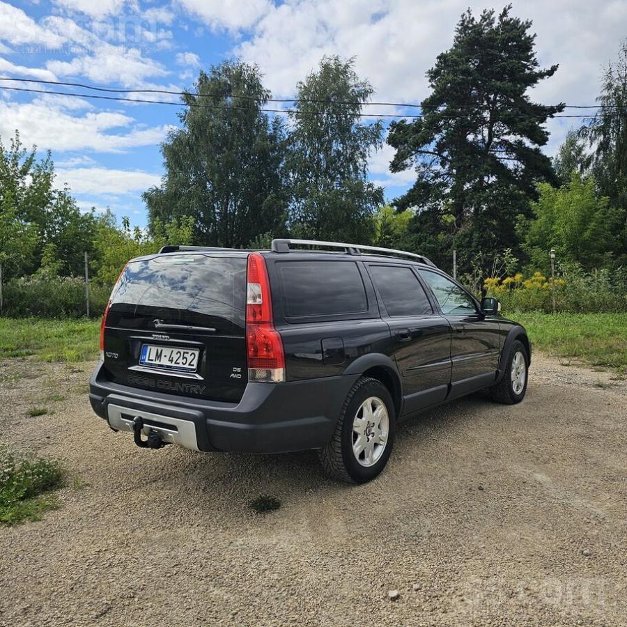 Melns Volvo XC70 2007 Rīga, ar dzinēja tilpumu 2.40 L un nobraukumu 398 tūkst. km par 4540 €, foto 7 vietnē AUTOMOTO.COM.LV