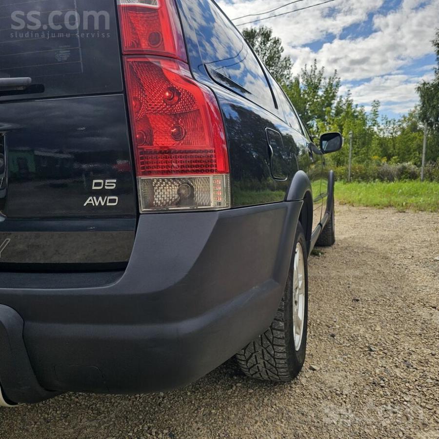 Melns Volvo XC70 2007 Rīga, ar dzinēja tilpumu 2.40 L un nobraukumu 398 tūkst. km par 4540 €, foto 11 vietnē AUTOMOTO.COM.LV