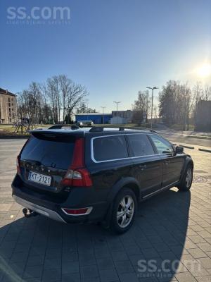 Black Volvo XC70 2007 in Cesis, with an engine capacity of 2.40 L and mileage of 483 thousand km for 3800 €, photo 7 on AUTOMOTO.COM.LV