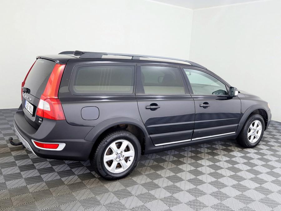 Black Volvo XC70 2007 in Tallinn, with an engine capacity of 2.40 L and mileage of 255 thousand km for 3699 €, photo 4 on AUTOMOTO.COM.LV