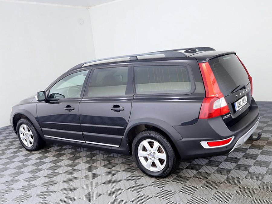 Black Volvo XC70 2007 in Tallinn, with an engine capacity of 2.40 L and mileage of 255 thousand km for 3699 €, photo 5 on AUTOMOTO.COM.LV