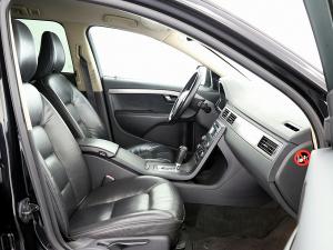 Black Volvo XC70 2007 in Tallinn, with an engine capacity of 2.40 L and mileage of 255 thousand km for 3699 €, photo 7 on AUTOMOTO.COM.LV
