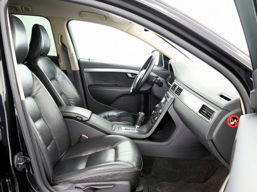 Black Volvo XC70 2007 in Tallinn, with an engine capacity of 2.40 L and mileage of 255 thousand km for 3699 €, photo 7 on AUTOMOTO.COM.LV