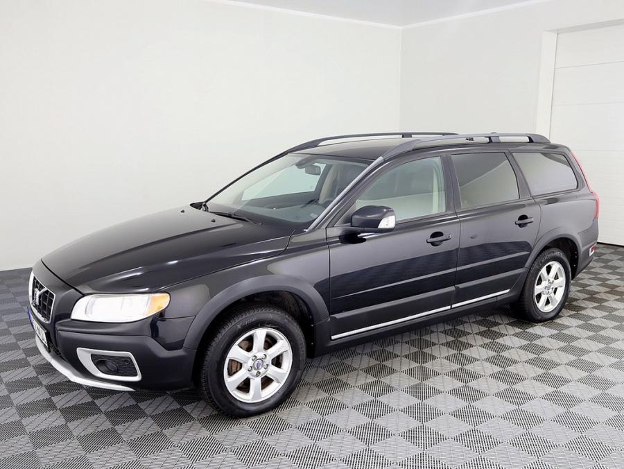 Black Volvo XC70 2007 in Tallinn, with an engine capacity of 2.40 L and mileage of 255 thousand km for 3699 €, photo 10 on AUTOMOTO.COM.LV