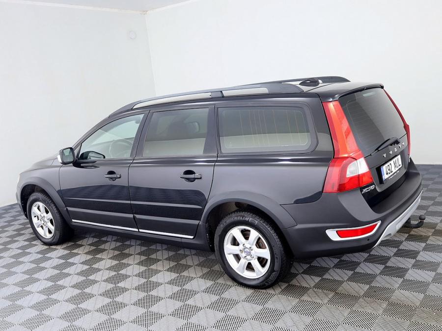Black Volvo XC70 2007 in Tallinn, with an engine capacity of 2.40 L and mileage of 255 thousand km for 3699 €, photo 12 on AUTOMOTO.COM.LV