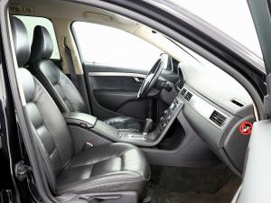 Black Volvo XC70 2007 in Tallinn, with an engine capacity of 2.40 L and mileage of 255 thousand km for 3699 €, photo 14 on AUTOMOTO.COM.LV