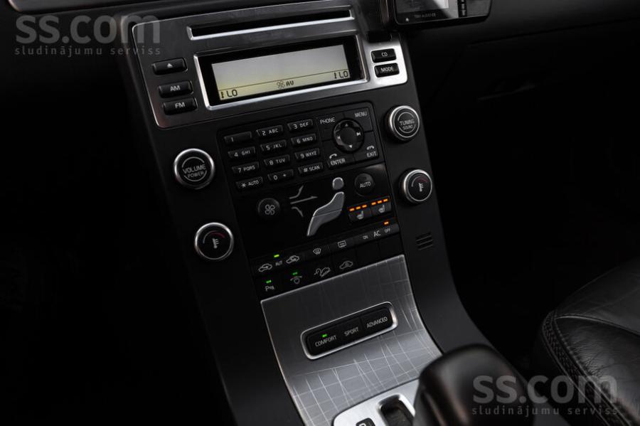 Melns Volvo XC70 2007 Jelgava, ar dzinēja tilpumu 2.40 L un nobraukumu 280 tūkst. km par 5500 €, foto 13 vietnē AUTOMOTO.COM.LV