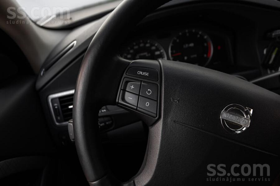 Melns Volvo XC70 2007 Jelgava, ar dzinēja tilpumu 2.40 L un nobraukumu 280 tūkst. km par 5500 €, foto 21 vietnē AUTOMOTO.COM.LV
