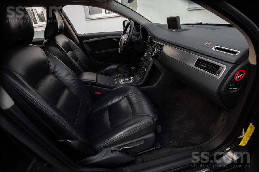 Melns Volvo XC70 2007 Jelgava, ar dzinēja tilpumu 2.40 L un nobraukumu 280 tūkst. km par 5500 €, foto 23 vietnē AUTOMOTO.COM.LV