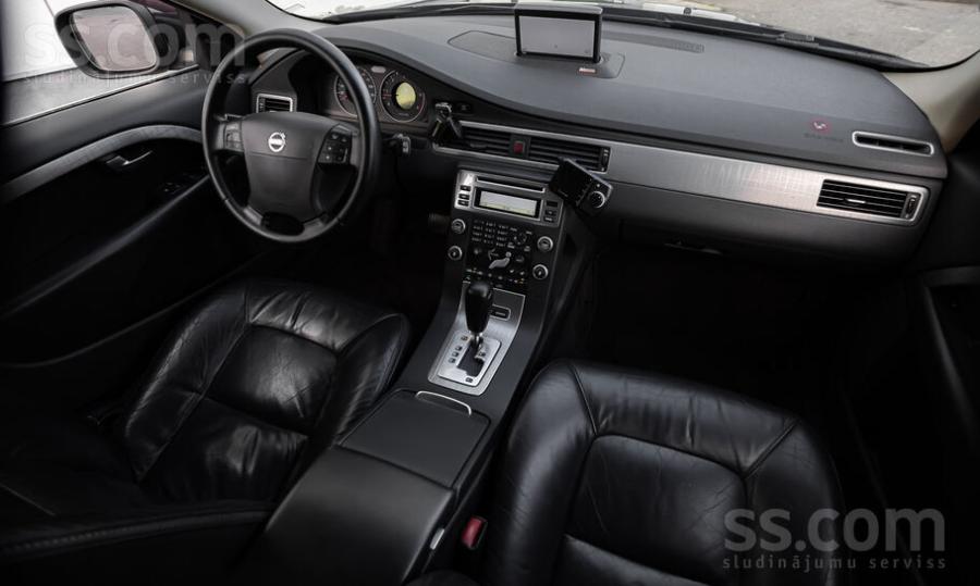 Melns Volvo XC70 2007 Jelgava, ar dzinēja tilpumu 2.40 L un nobraukumu 280 tūkst. km par 5500 €, foto 24 vietnē AUTOMOTO.COM.LV