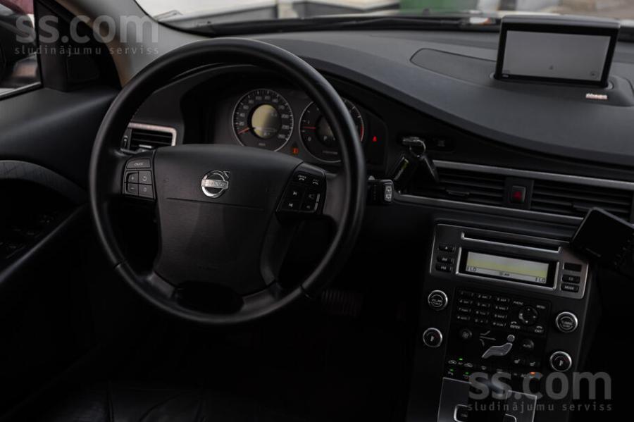Melns Volvo XC70 2007 Jelgava, ar dzinēja tilpumu 2.40 L un nobraukumu 280 tūkst. km par 5500 €, foto 25 vietnē AUTOMOTO.COM.LV