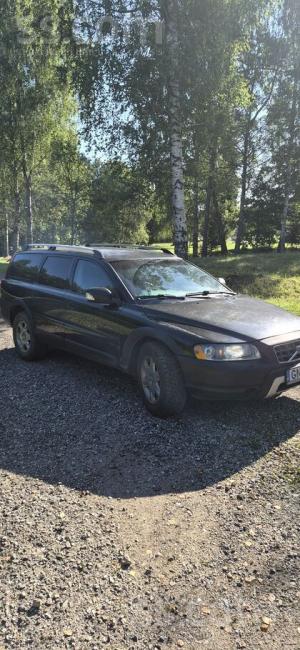 Black Volvo XC70 2007 in Valka, with an engine capacity of 2.40 L and mileage of 606 thousand km for 2500 €, photo 3 on AUTOMOTO.COM.LV